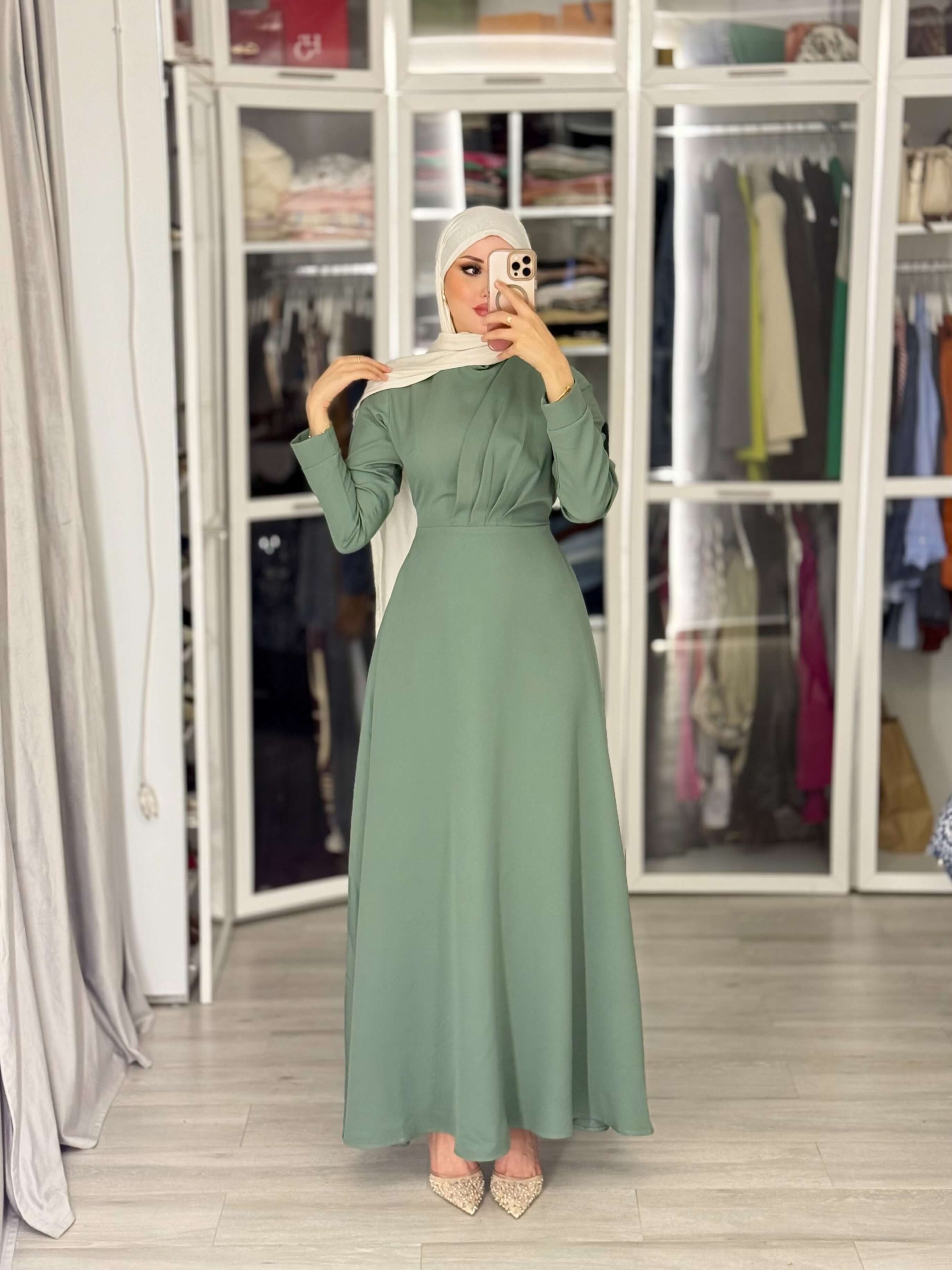 Robe Valessia – Leenach